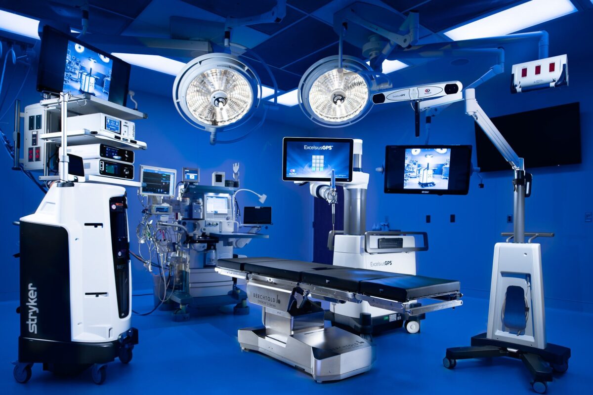 Northwest Specialty Hospital using robots and automation for spine ...