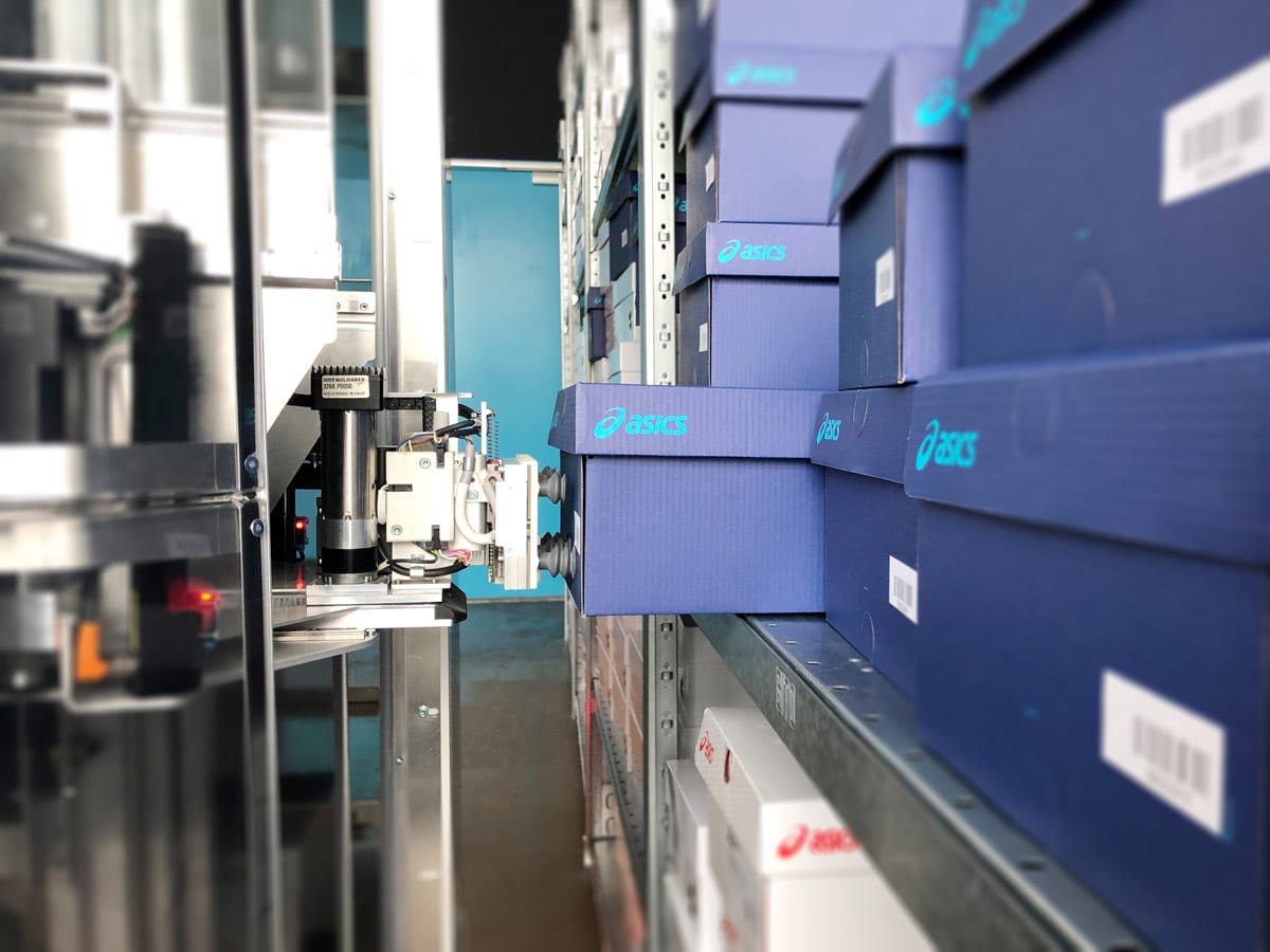 Asics implements mobile picking robot | Robotics and Automation