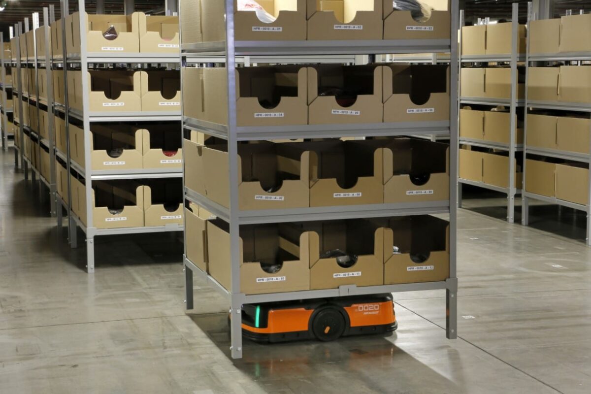 Hikrobot launches AGV range | Robotics and Automation