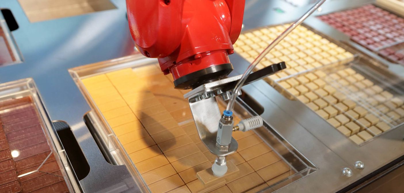Kuka robots make chocolates at Zotter factory | Robotics and Automation