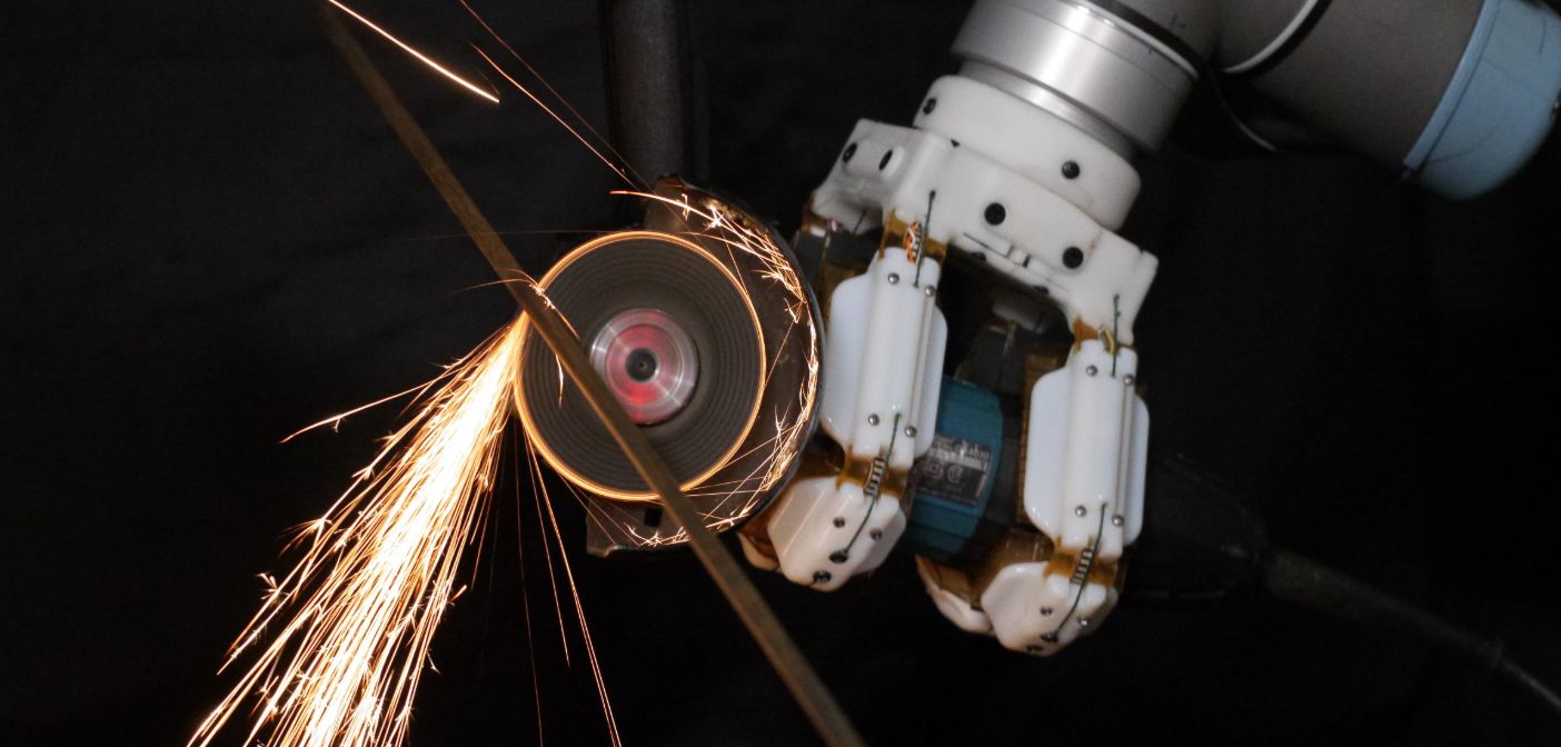 Stanford engineers develop robotic hand with gecko-inspired grip ...