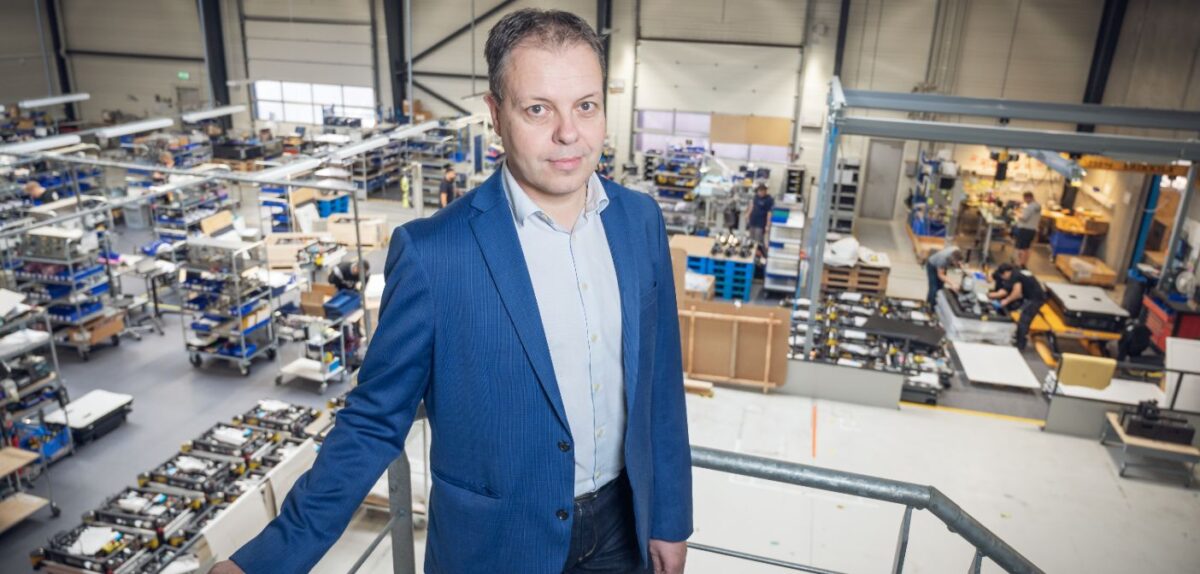 MiR autonomous mobile robot sales up 42% in 2021 | Robotics and Automation