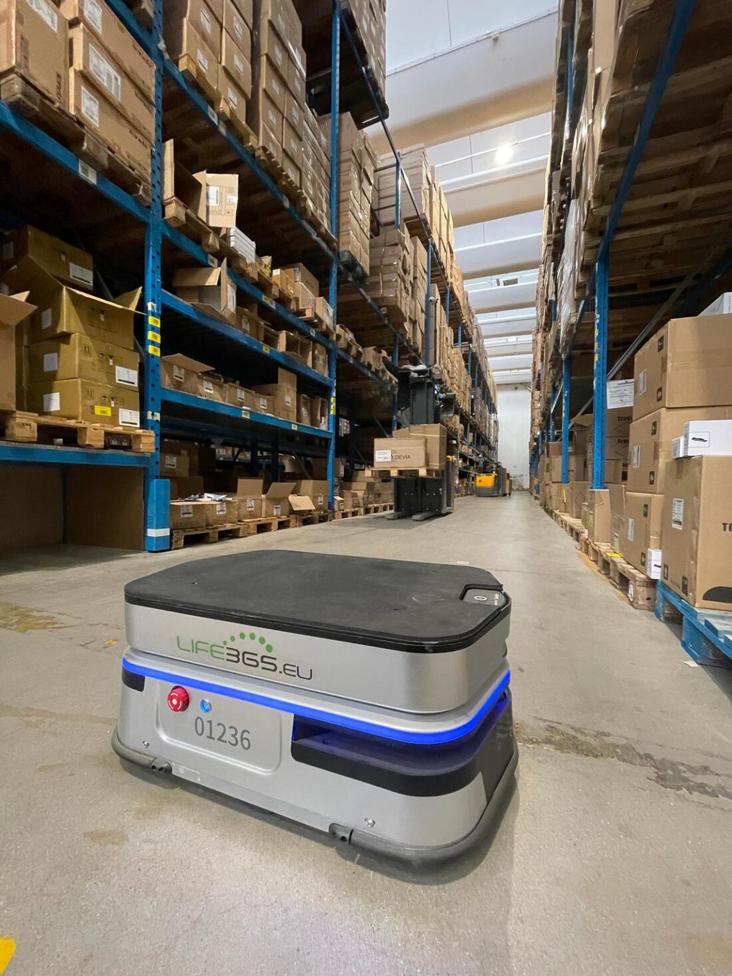 Geek+ implements first mobile robot project in Italy with Life365 ...