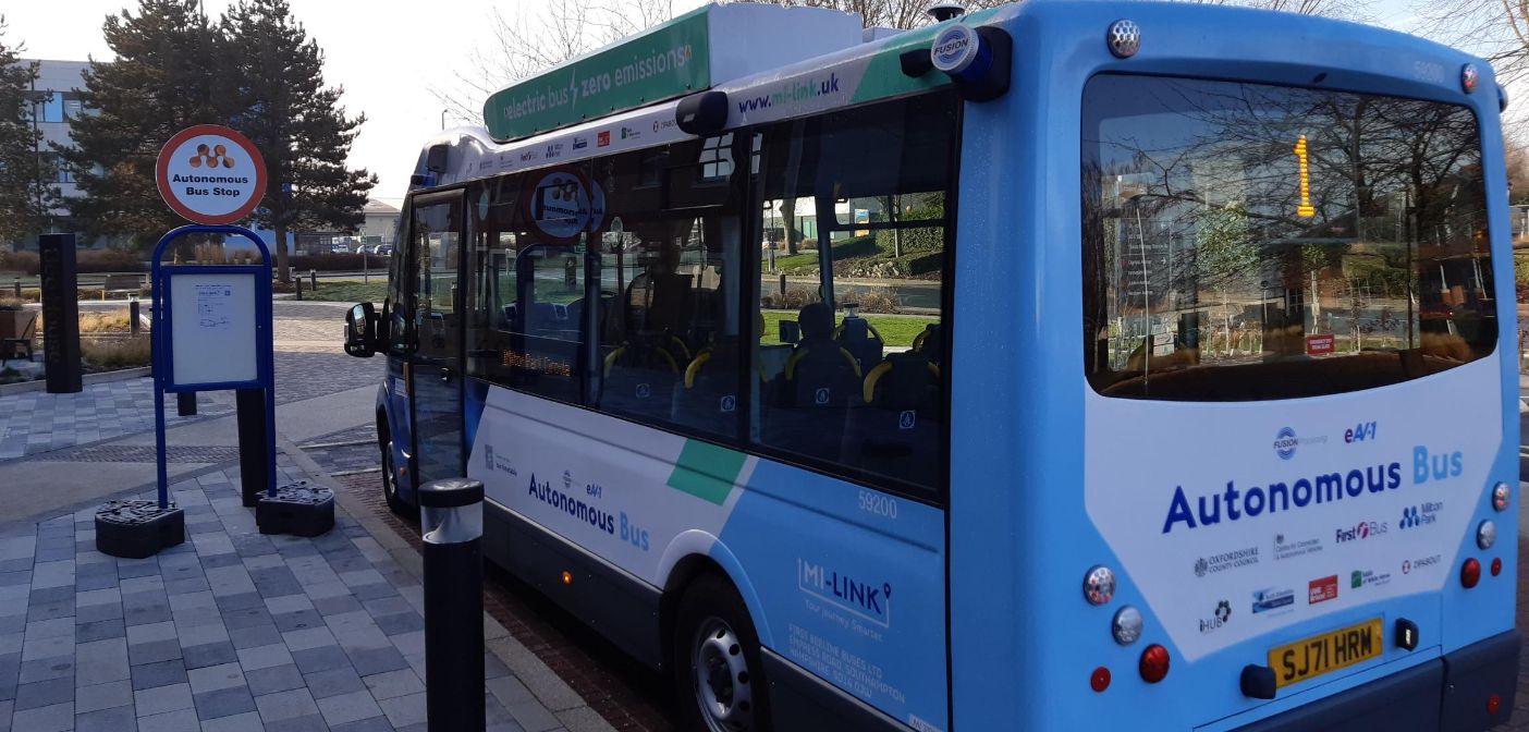 Autonomous zero-emission bus service launches in Oxfordshire in 'UK ...