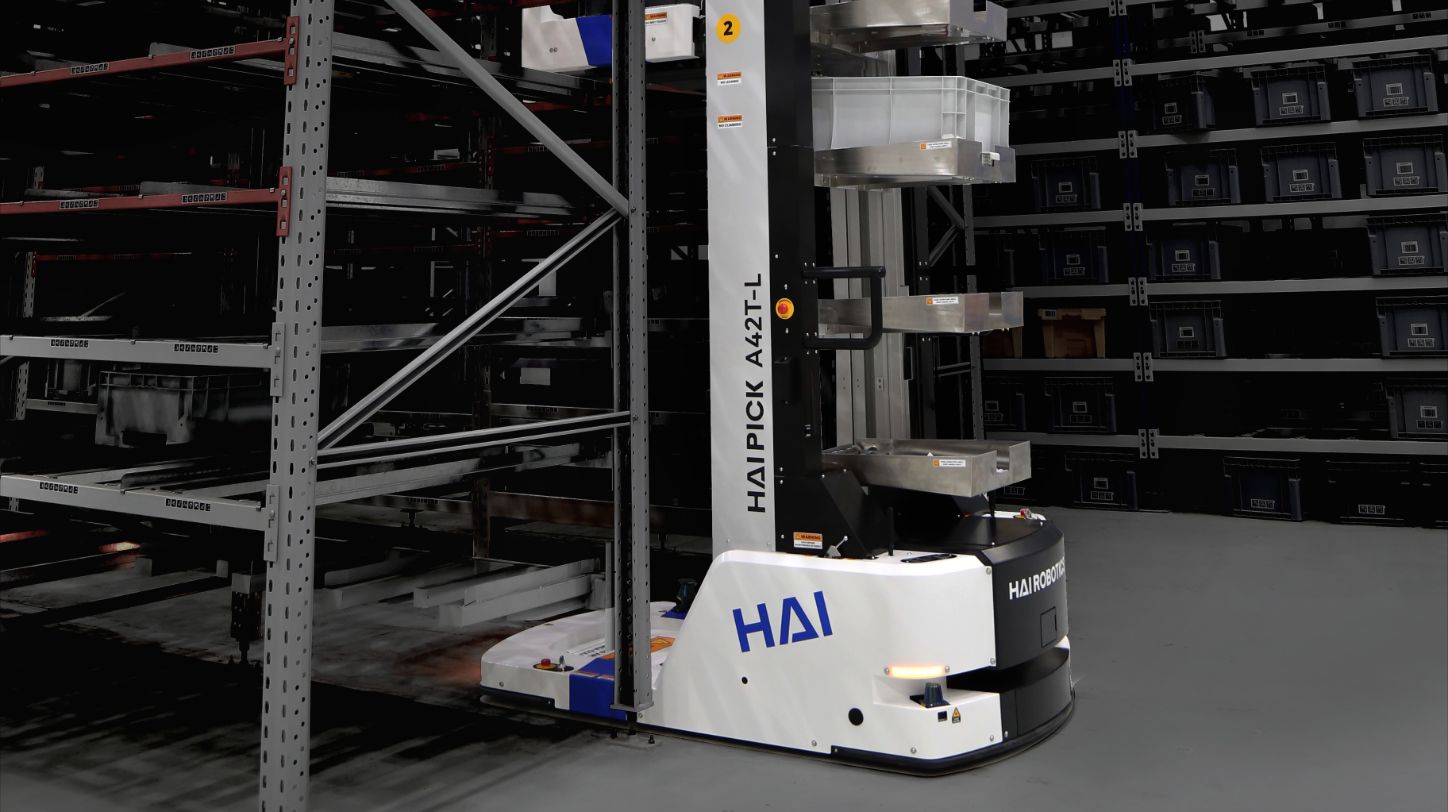 Hai Robotics unveils new picking robot with grappling hook | Robotics and Automation