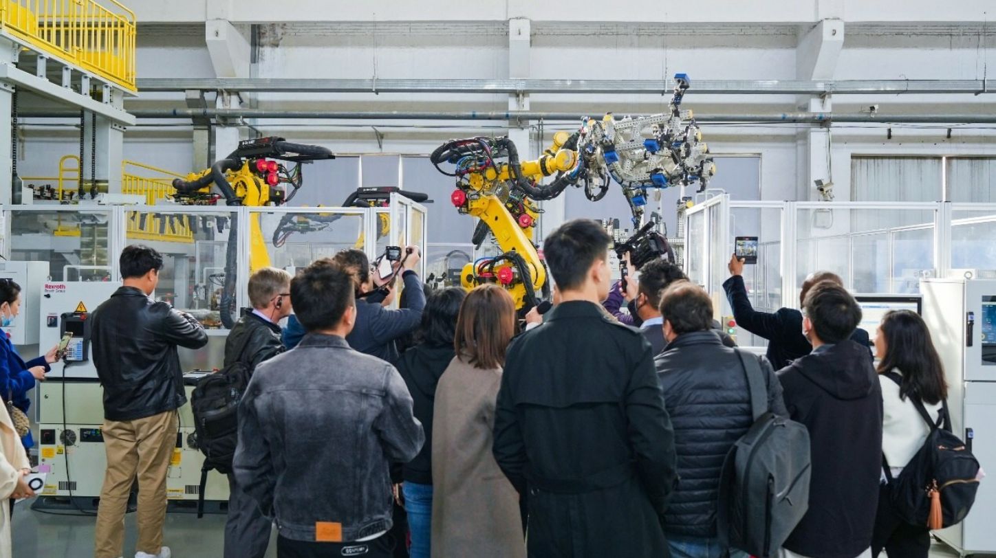 Chinese factory implements 5G-powered flexible production line ...