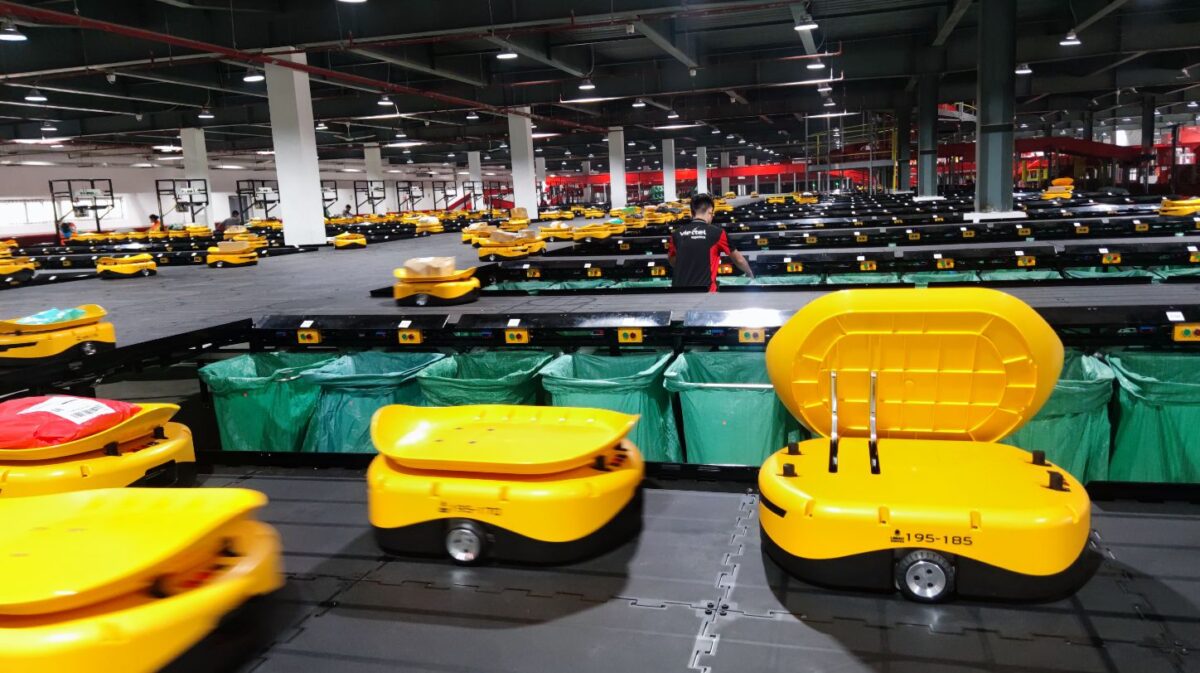 Vietnamese logistics firm introduces 'country's first' parcel-sorting robots | Robotics and ...