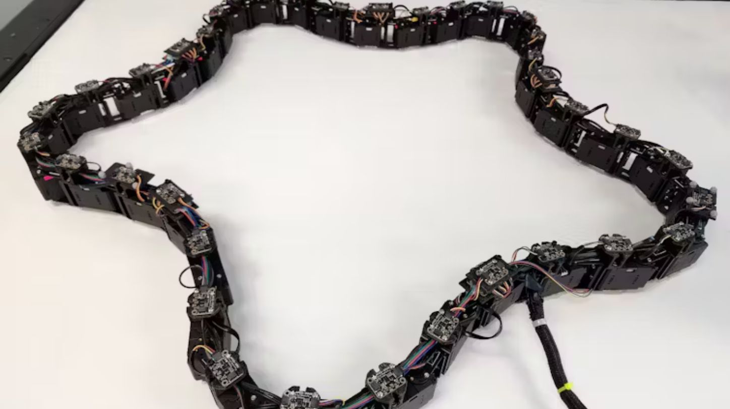 ‘Swarm of one’ robot is a single machine made up of independent modules ...