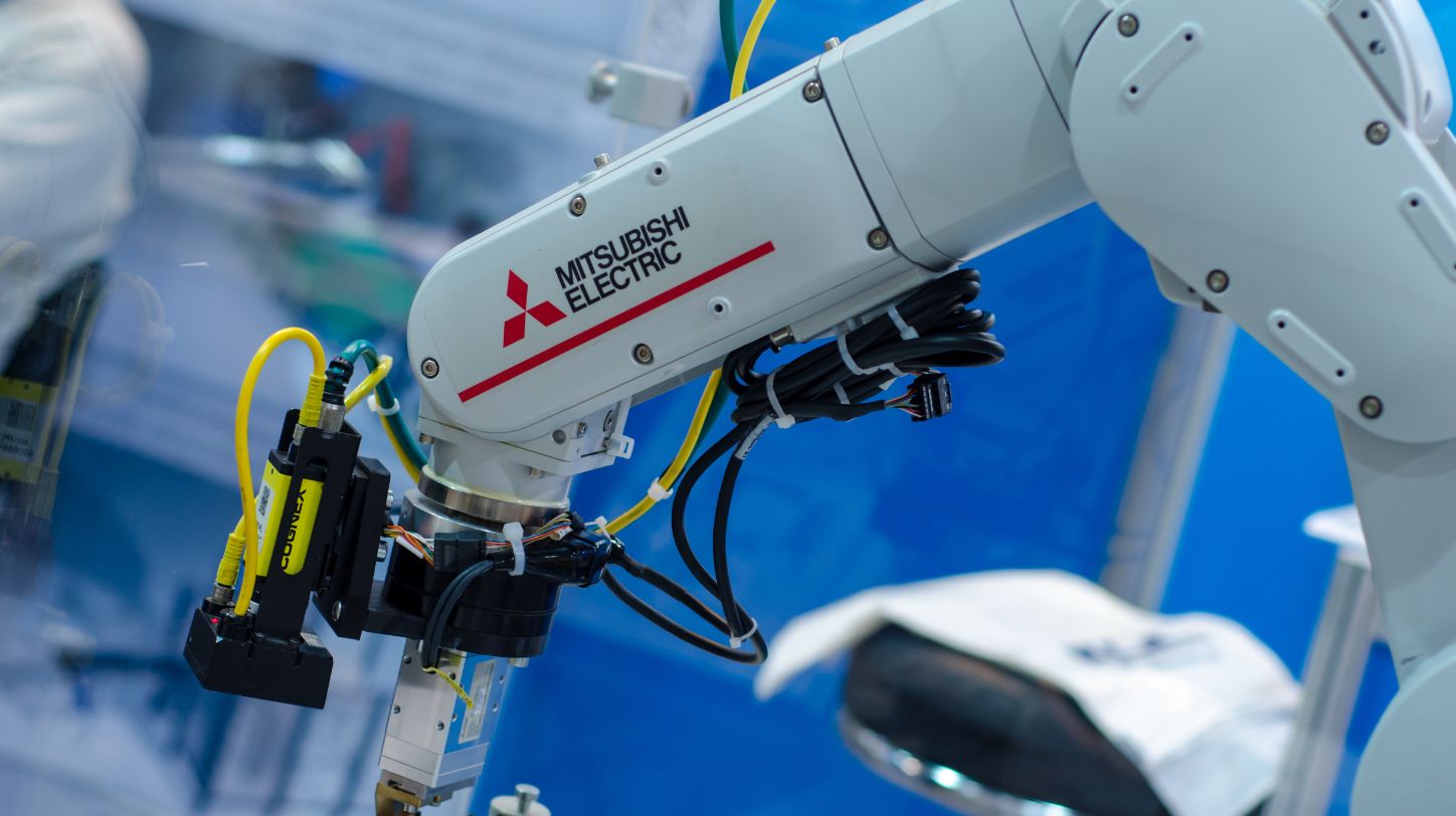 Mitsubishi Electric partners with Extend Robotics to scale-up remotely ...