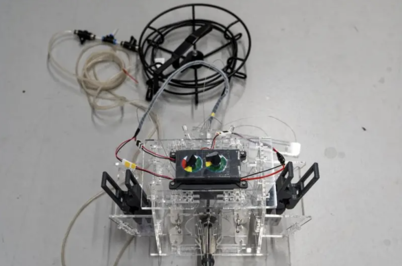 Snake-like inspection robot slithers into Dounreay nuclear laboratory ...