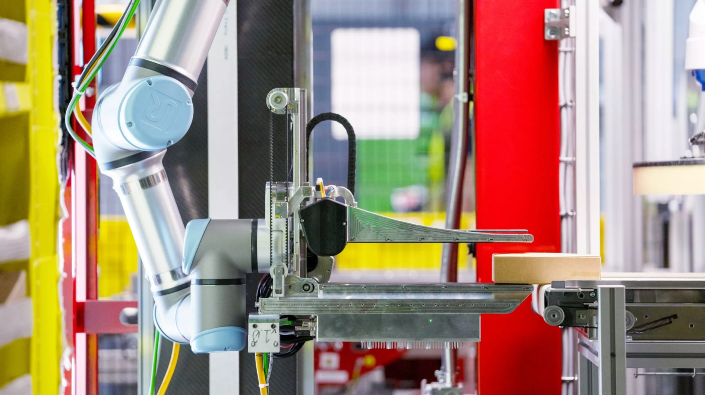 Amazon's new Vulcan robot has the sense of touch | Robotics and Automation